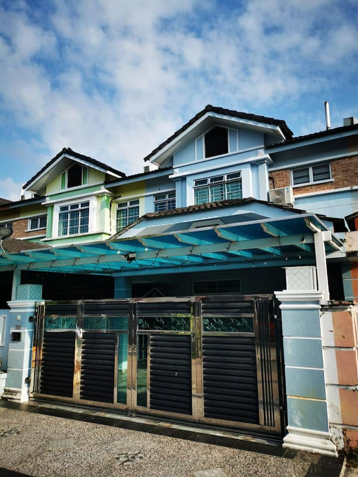 Rumah De'lima (Near Utm, Big House & Comfy) - Pekan Nenas