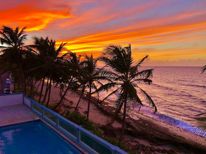 Island Dream: Beach Front Condo With Pool - Dorado