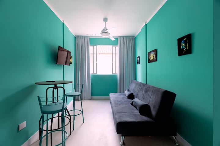 Airbnbob 🧽 Logo Ali Da Praia 🌴 - Balneário Camboriú