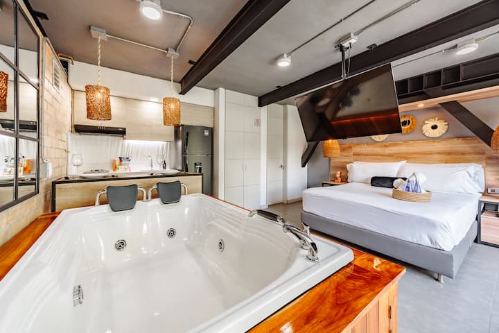 304★luxury Bohemian Suite★with Jacuzzi Laureles - 麥德林