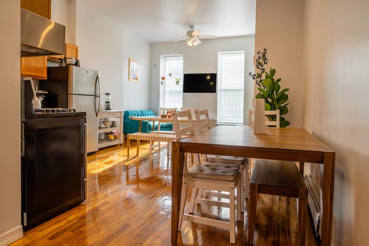 Spacious Duplex W/ Pvt Bckyrd 2 Bathrooms & More - New York City, NY