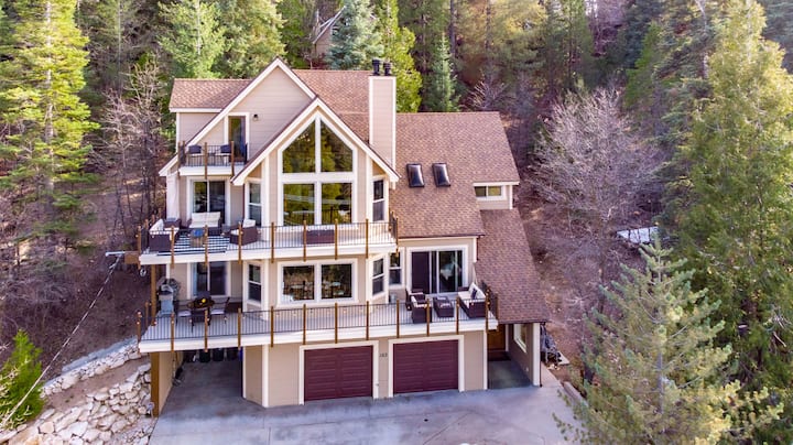 Tri-level Mountain Retreat W/ Amazing Sunset Views - Lake Arrowhead, CA