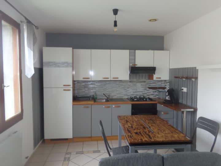 F2  Coquet  Rdc  Avec Terrasse Parking Et Portail - Toul