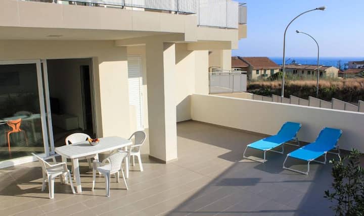 Rez-de-chaussée Trois Chambre A Caucher - Sizilien