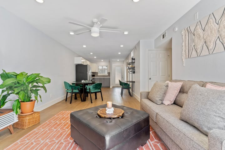 Charming 2/2central Austin Condo With Free Parking - Austin, TX