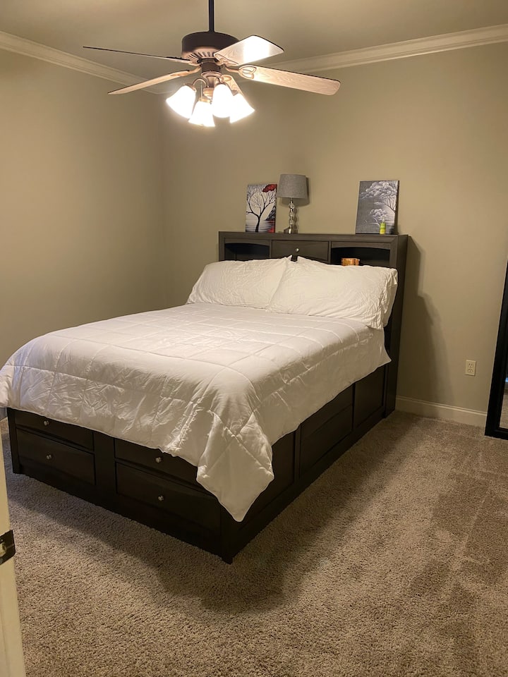 Clean, Cozy, Quiet, Safe, 2 Bedroom Condo - Baton Rouge, LA