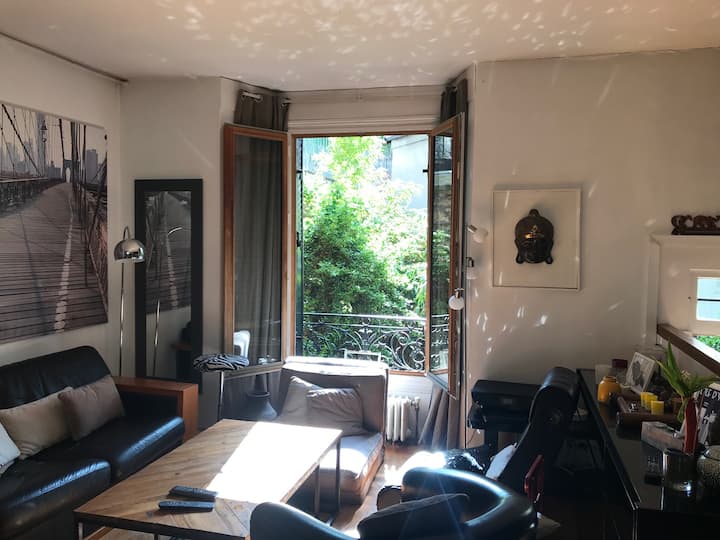 Charmante Maison Avec Jardin - Paris