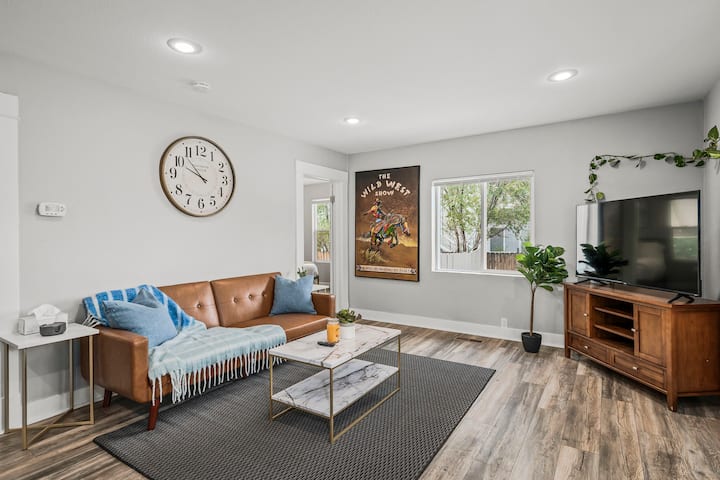 ❤Modern Home❤ In Midtown King Bed|fast Wifi & Ac❄ - Reno, NV