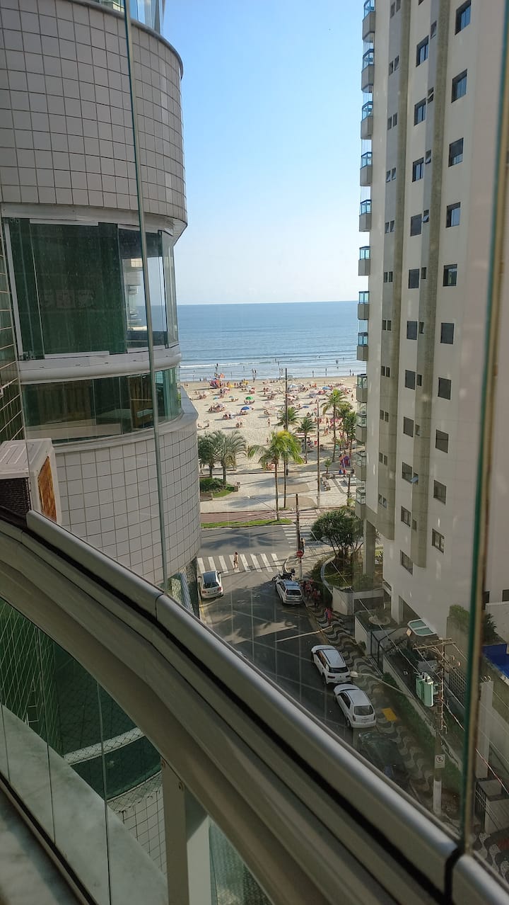 Apartamento Vista Mar  2 Dormitorios
Praia Grande - Santos