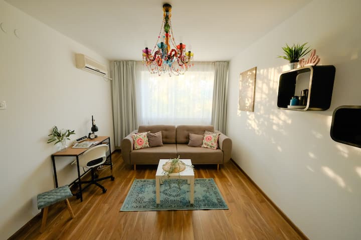 Lovely Condo - Perfect For Couples & Families! - Bucharest