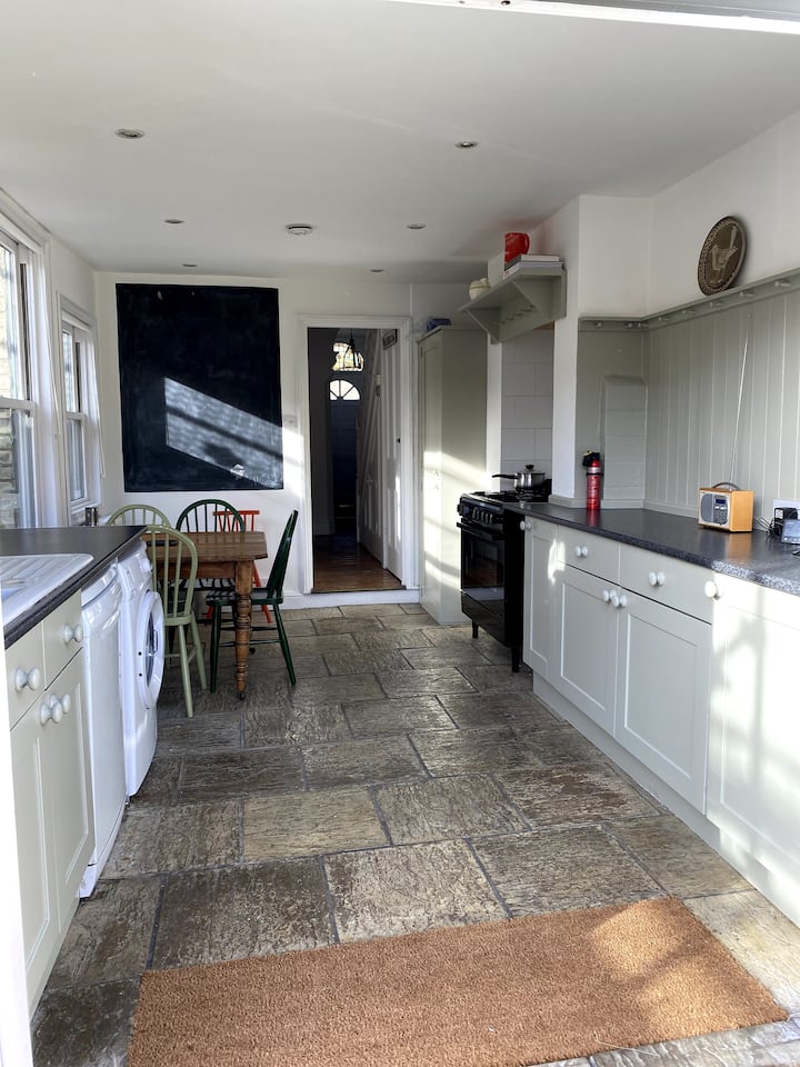 4 Bedroom Townhouse In Cambridge City - Cambridge