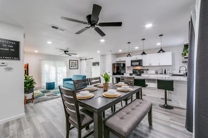 2.5 Miles To Lackland Afb For Bmt Graduation - San Antonio, TX