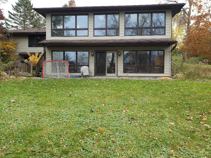 Conveniently Located 3 Bedroom Basement Apartment - Wayzata, MN