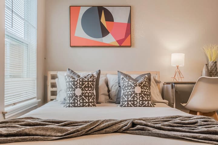 Historic Downtown Parkside Stay - McKinney