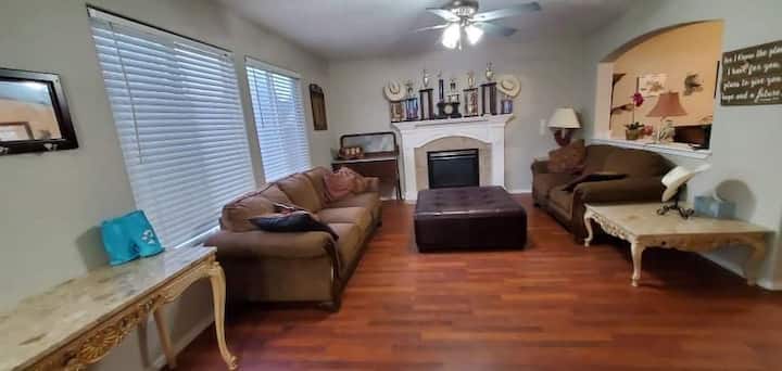 Room #3 Nice Quiet Safe Community Near Golf Course - Meridian, ID