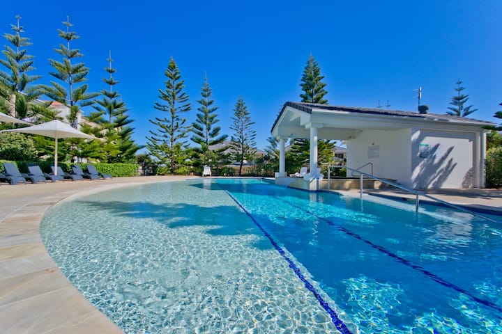 3 Bdrm Ocean Front Apt First Floor - Yamba