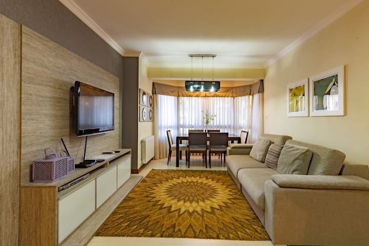 Espaçoso E Decorado Apto Com Suíte No Centro - 格拉馬杜