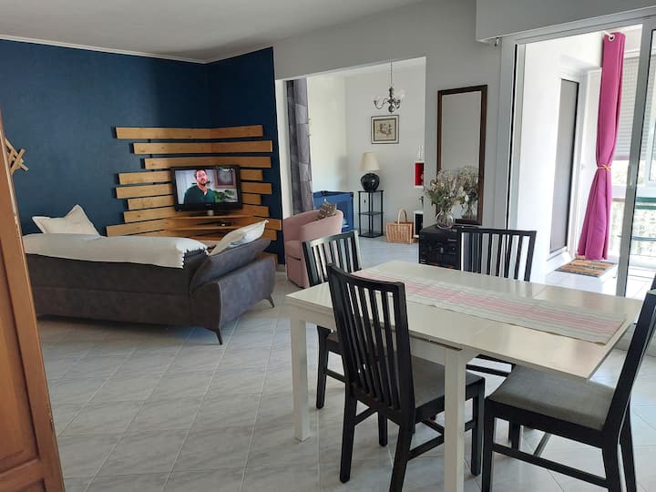 Bel Appartement En Résidence Avec Parking Privé. - Perpignan