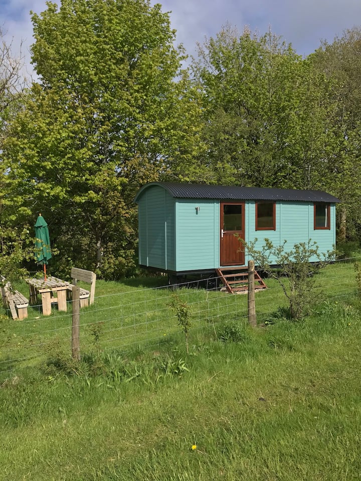 Rustic Shepherd Hut Set In Rural West Wales - New Quay