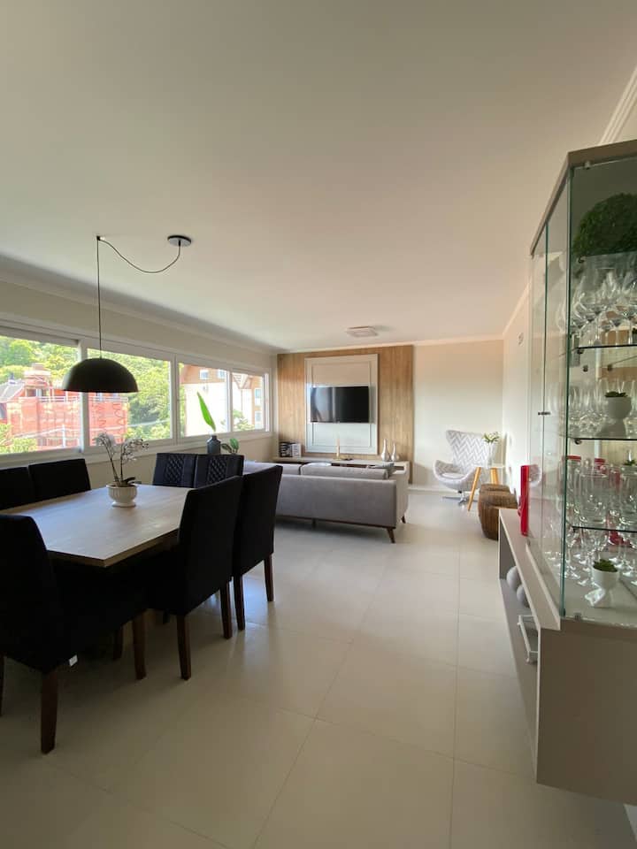 Encantadora Cobertura à 50 Metros Da Rua Coberta - Gramado