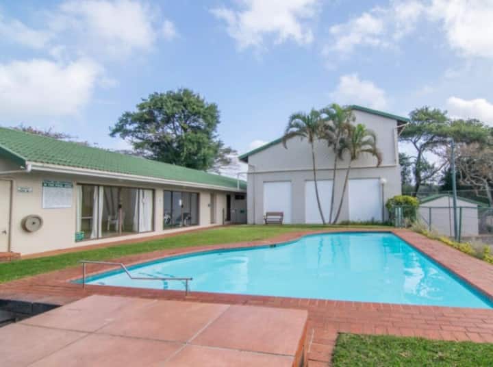 Lovely, Secure & Central 3 Bedroom Rental Unit - Dolphin Coast