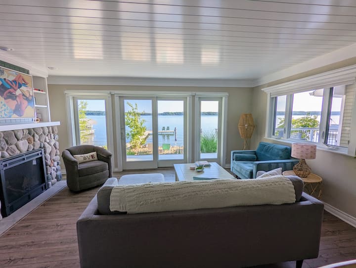 Lakefront! Hot Tub & Fireplace By Crystal Mountain - Beulah, MI