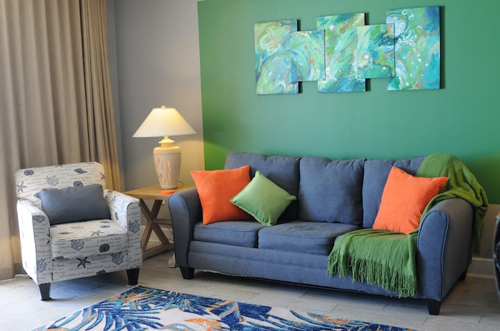 Majestic Beach Front Condo W/5 Pools & A Gulf View - Panama City Beach, FL