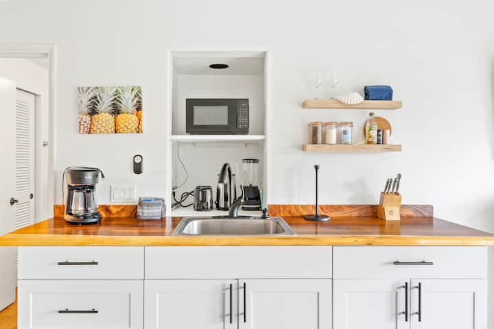 Aloha Tree House With Views King Bed A/c - Kauai, HI