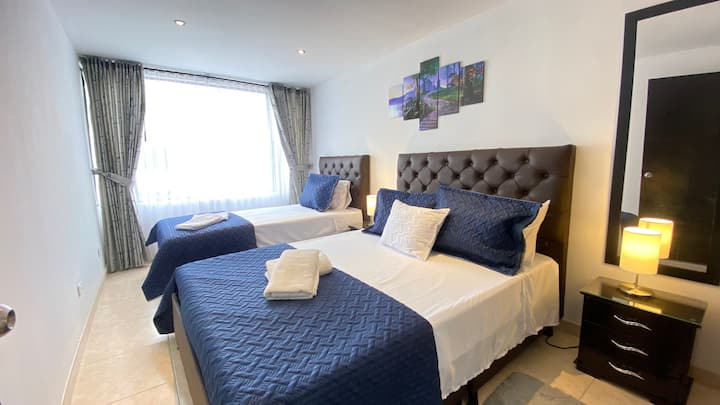 Lovely 3 Bedroom Condo. 15 Mins To Airport! - Bogotá