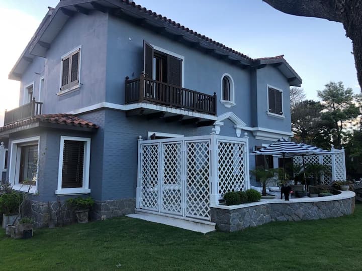 Entire Residential Home In Carrasco, Montevideo. - Montevidéu