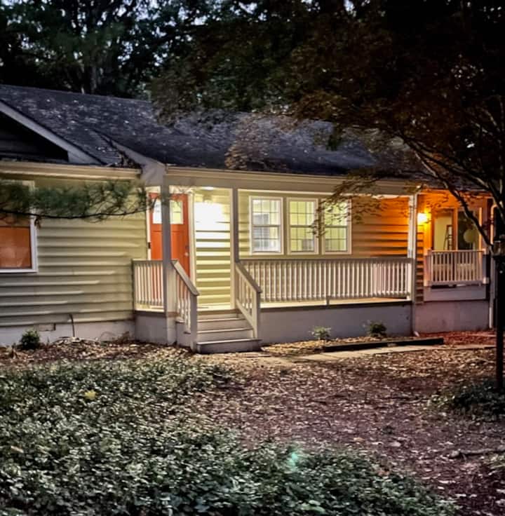 Behind The Red Door In Rehoboth Beach - Lewes, DE
