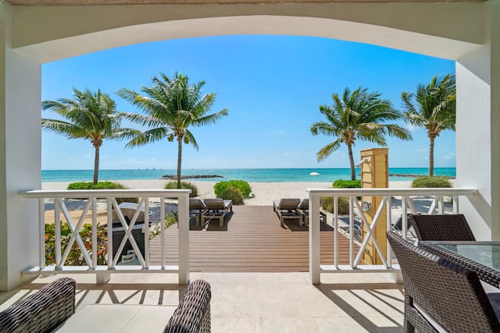 Oceanfront Dreams-luxury Beachfront Villa - Nassau