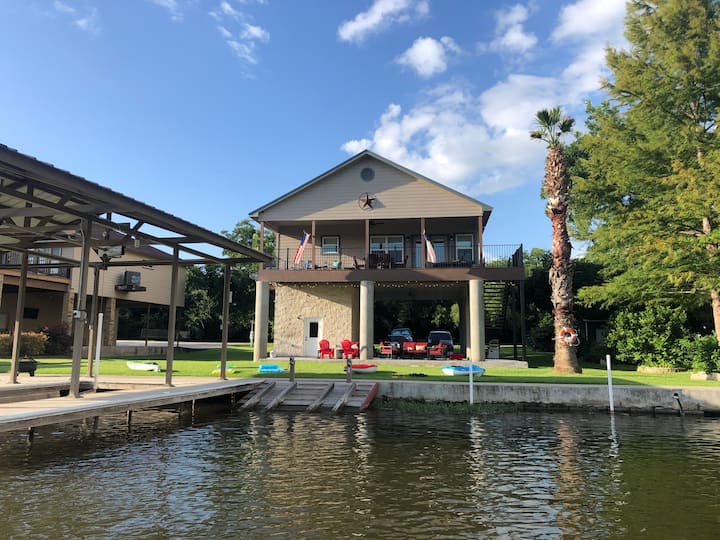 Lakefront Family Getaway On Lake Lbj! - Kingsland, TX