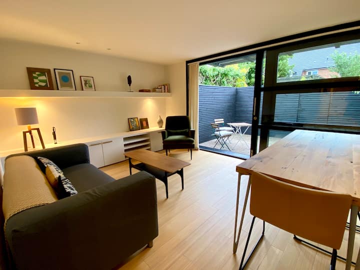 Lovely Central 1 Bedroom Garden Apartment - Cardiff