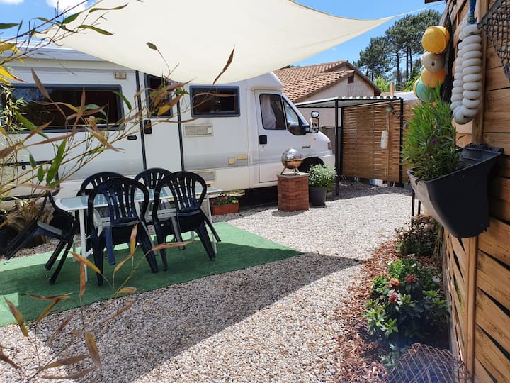 Camping-car Avec Jardin Privé à Arès - Le Porge