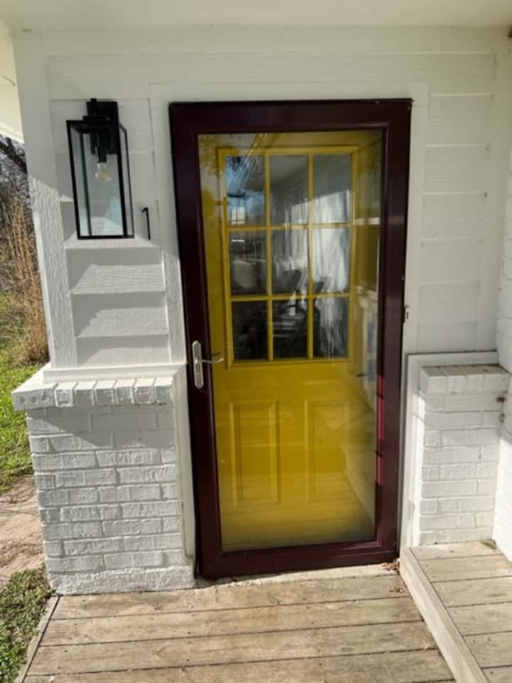 "The Dolly"
Private 1 Bdrm. 1 Bath In Triplex - Bloomington, TX