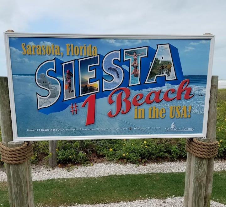 Siesta Key Quaint Beach House - Siesta Key, FL