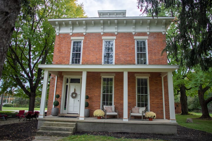 The Brick House - Lake Albert, Granger
