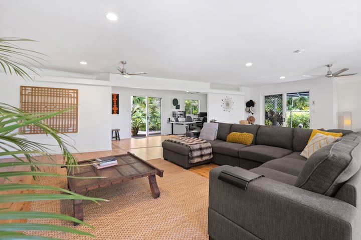 Coolum Tropical Acreage Retreat - Dogs Welcome - Yandina
