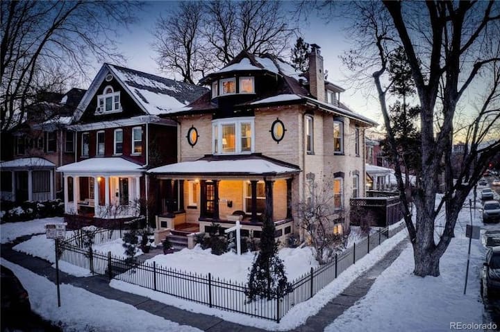 Cheesman Park Apartment - Botanic Gardens Pass - Denver, CO