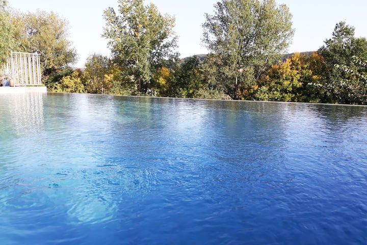 Piscine Débordement Chauffée Privée Campagne Calme - Montcuq