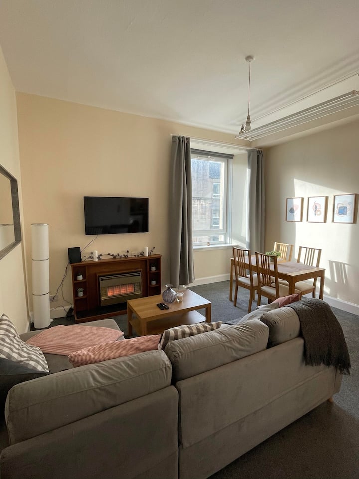 Bright & Cozy City Centre Apartment By Haymarket! - Edinburgh
