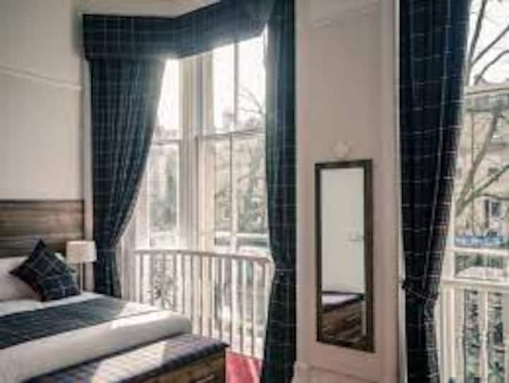 Double Deluxe Room - Glasgow