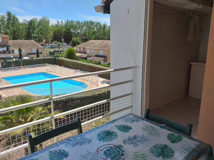 Joli Appartement Avec Terrasse Couverte - Port Camargue
