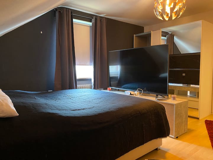 Schöne Wohnung In Langenfeld/rhld. 1-2 Zimmer - Langenfeld (Rheinland)