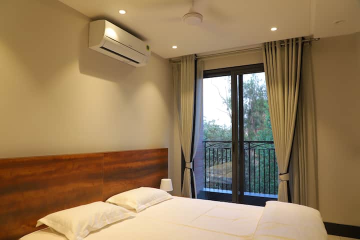 One Bedroom Apartment In South Delhi - New Delhi