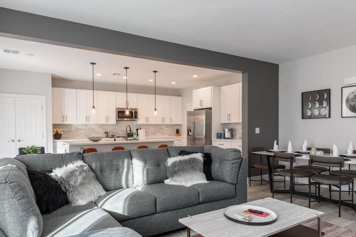 Spa Fun Lovely Modern Spa Styled Luxury Stay - North Las Vegas, NV