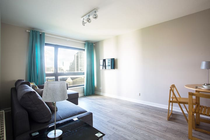 Modern Flat,near Hydro,on River Clyde, P/parking - Glasgow