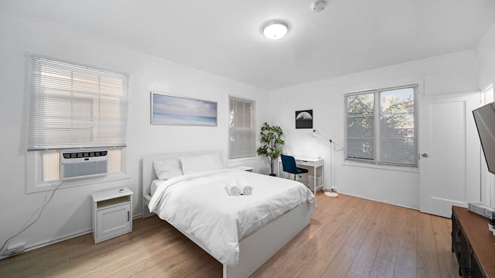 E.2 - Modern Studio In The Heart Of Beverly Hills - 比佛利山