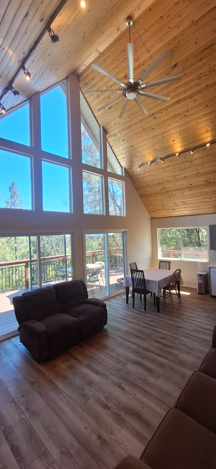 Top Of The World Cabin - Pine Mountain Lake, CA